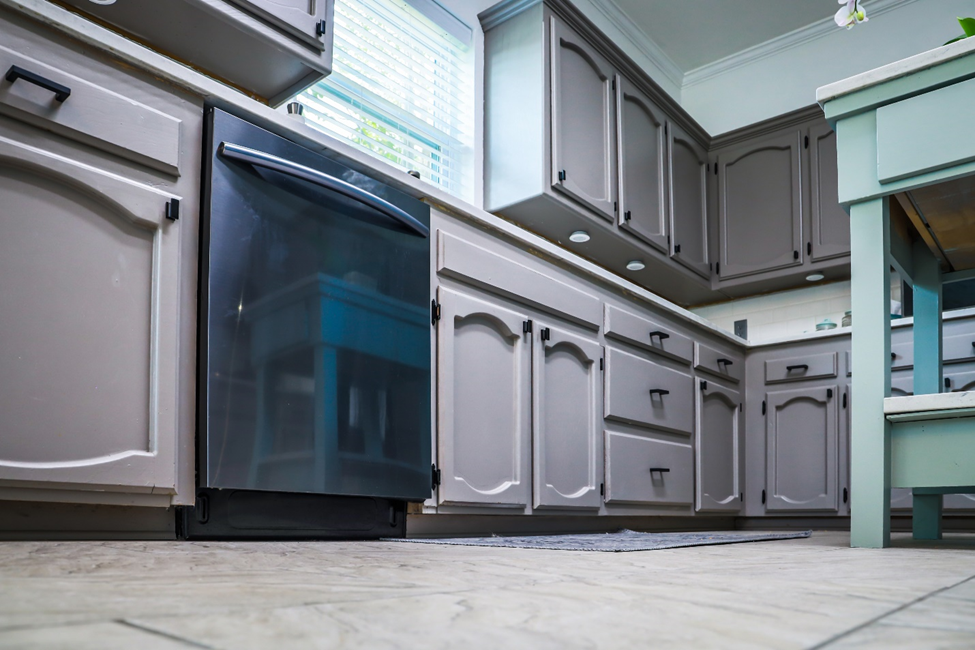 Paint a Kitchen with Black Appliances | Platinum Painting of Richardson